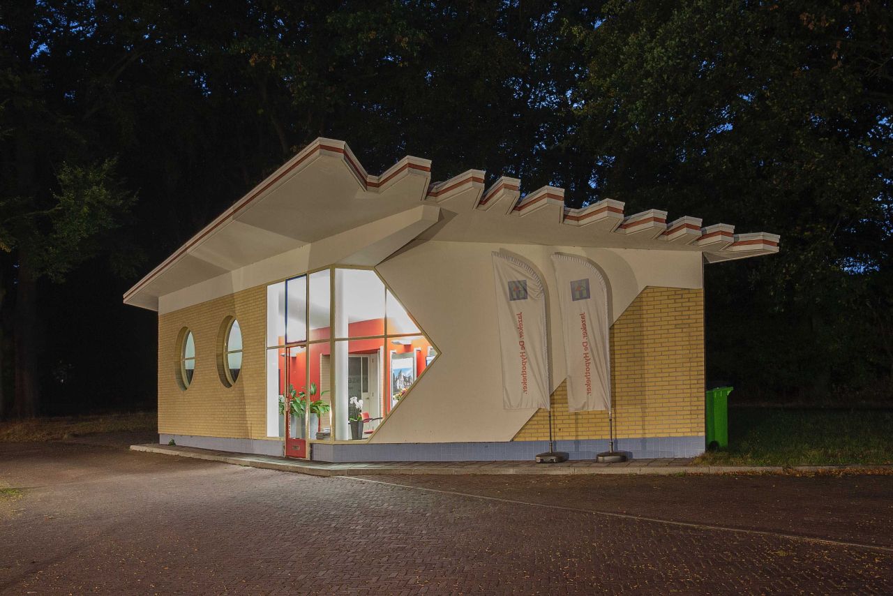 Blog - Tankstation Purfina (1957) in Arnhem door Sybold van Ravesteyn