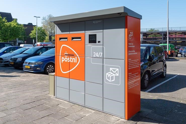 Van postkantorengotiek naar pakketkluizen-aan-huis