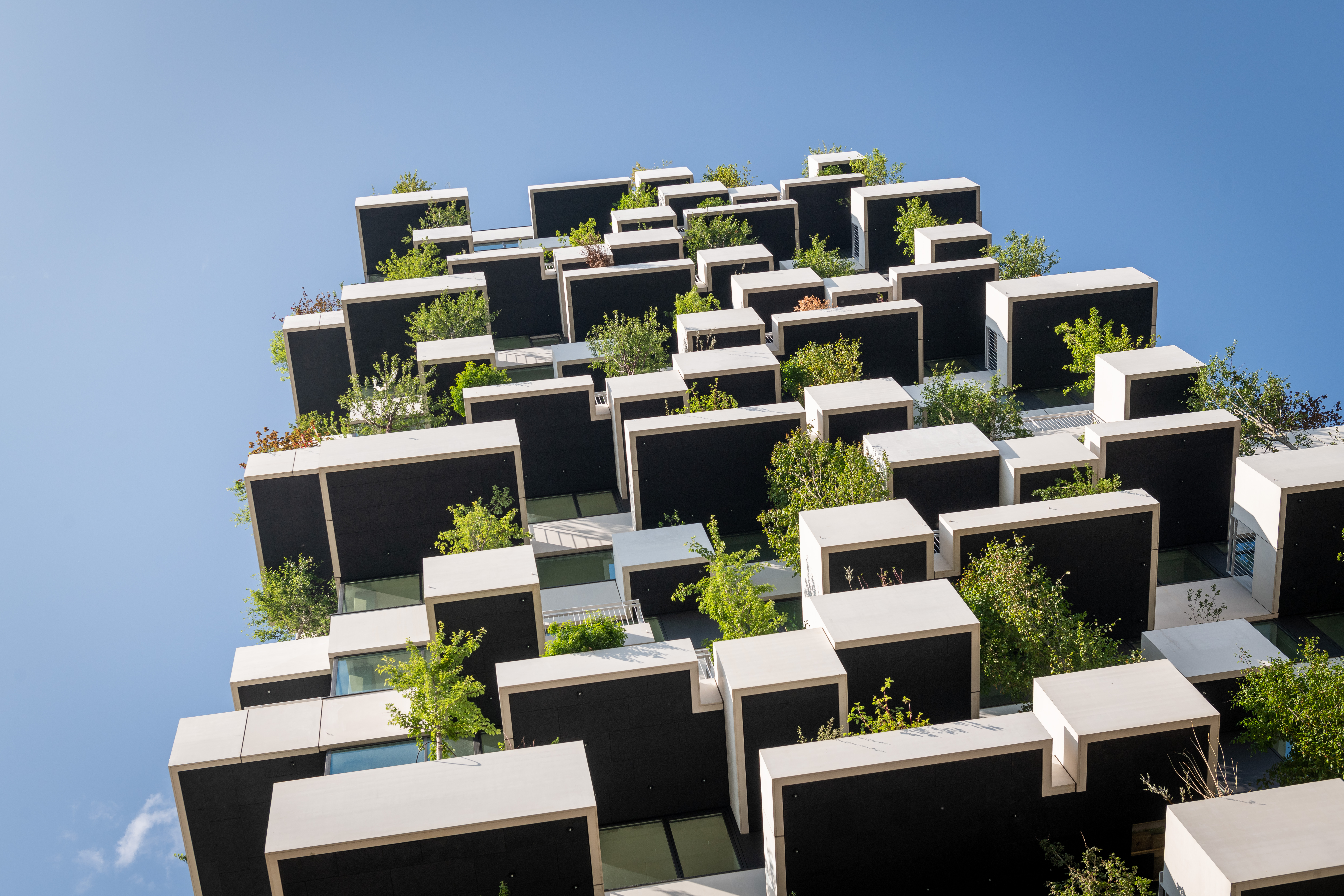 De Trudo Toren, de groenste blikvanger van Eindhoven is opgeleverd