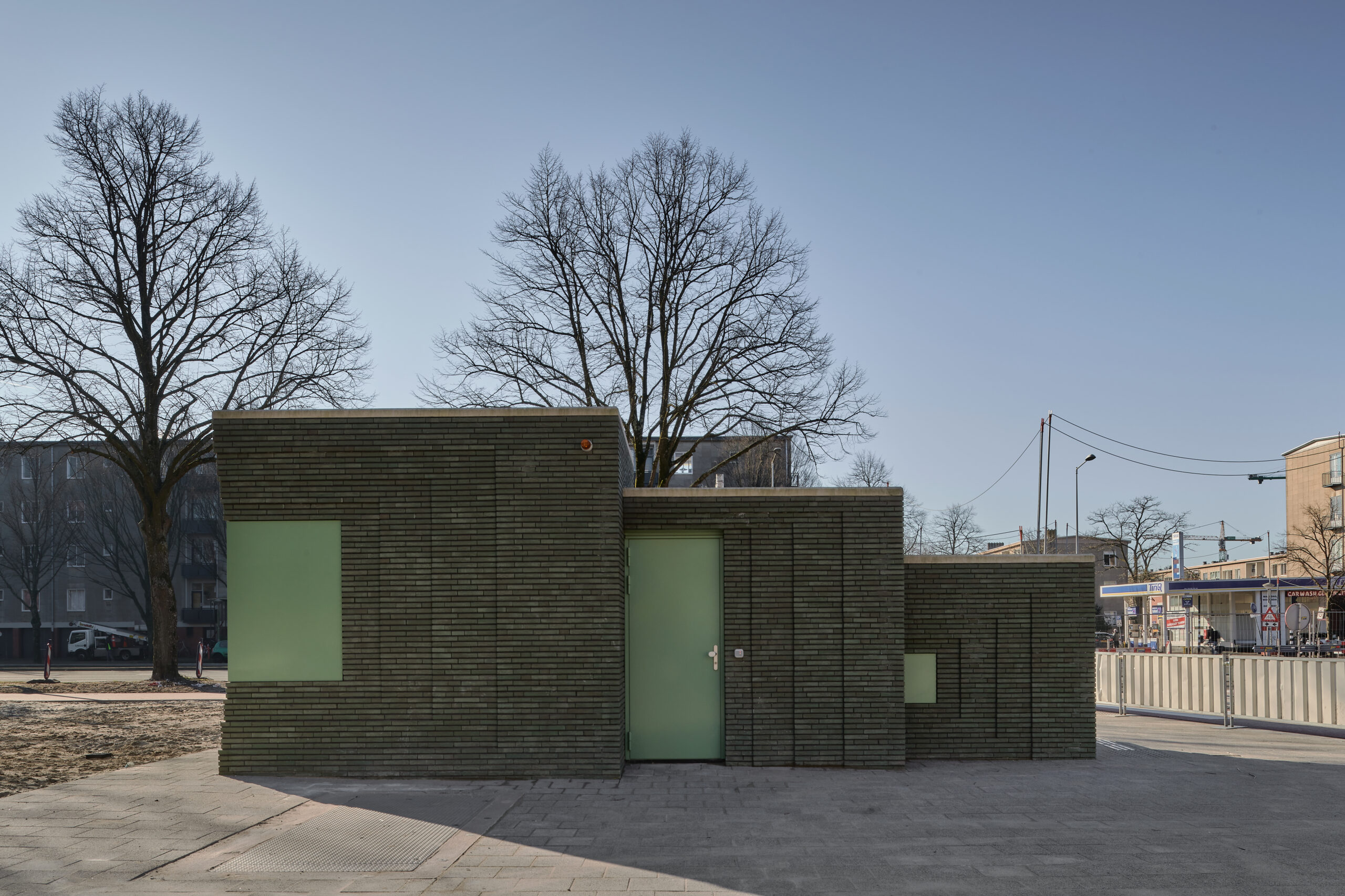 Sprekende groene baksteen in de eindgemalen die BureauVanEig maakte ...