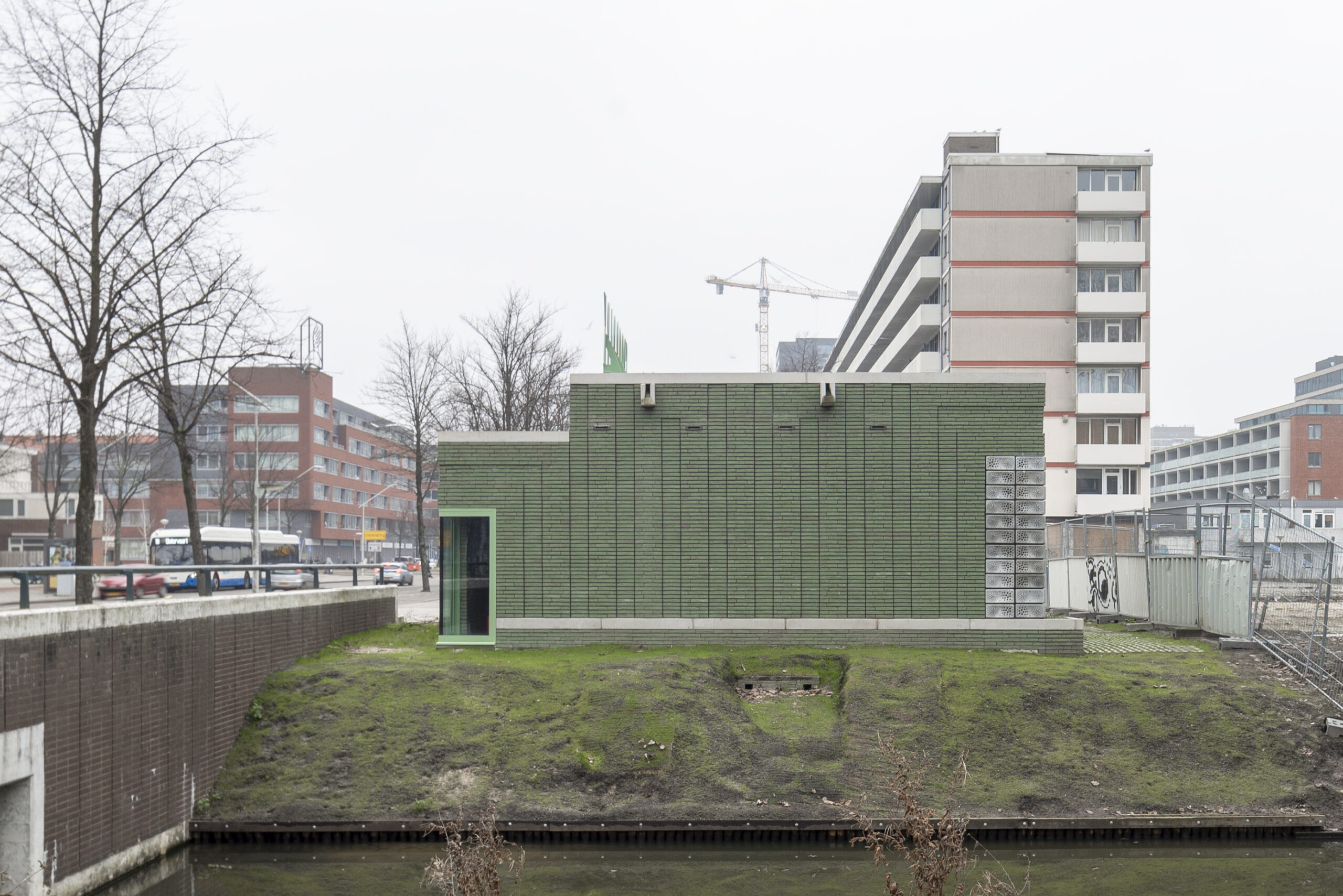Sprekende groene baksteen in de eindgemalen die BureauVanEig maakte ...