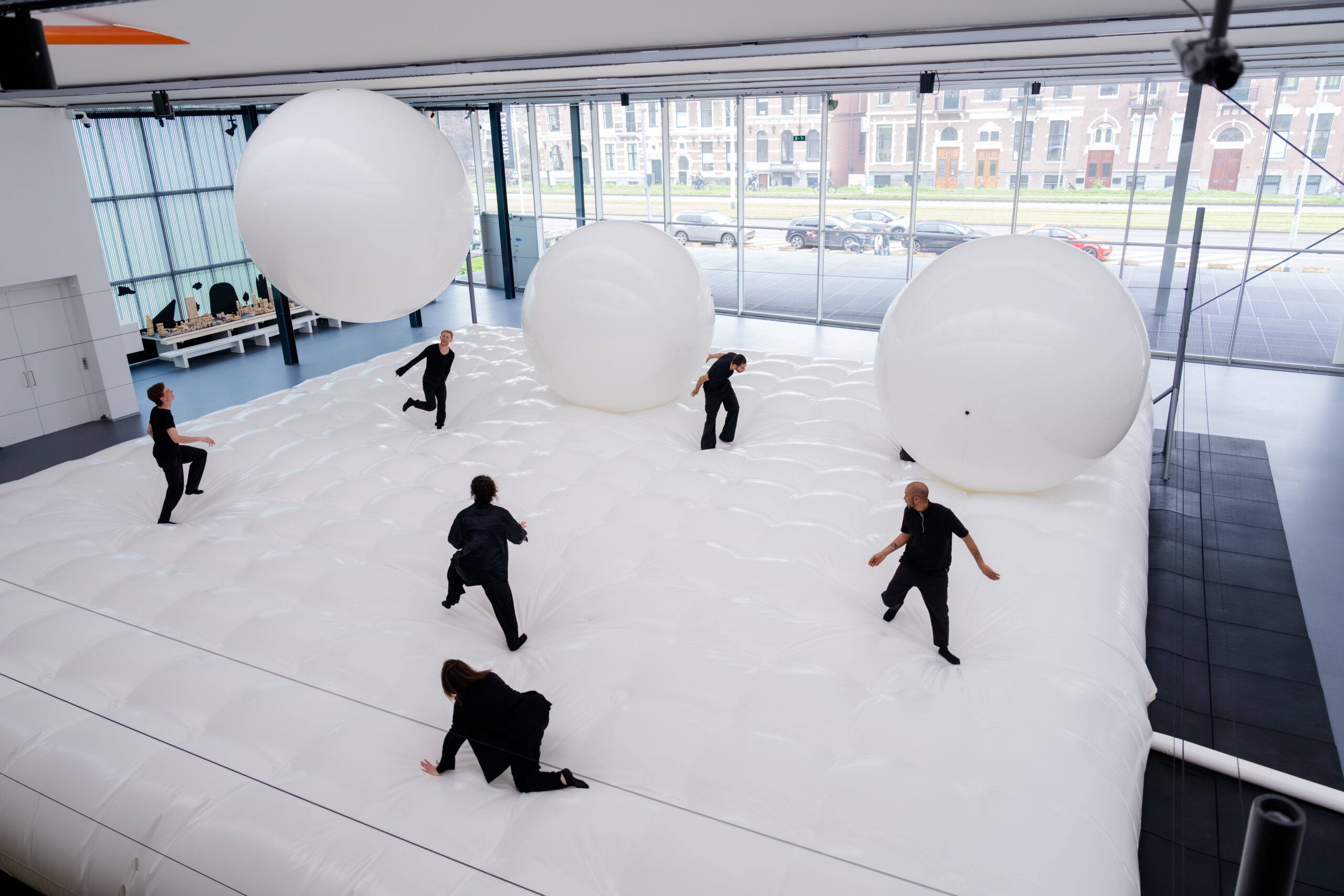 Ontwerper Yvo Zijlstra: 'Ik heb mijn bedenkingen over curatorteksten ...