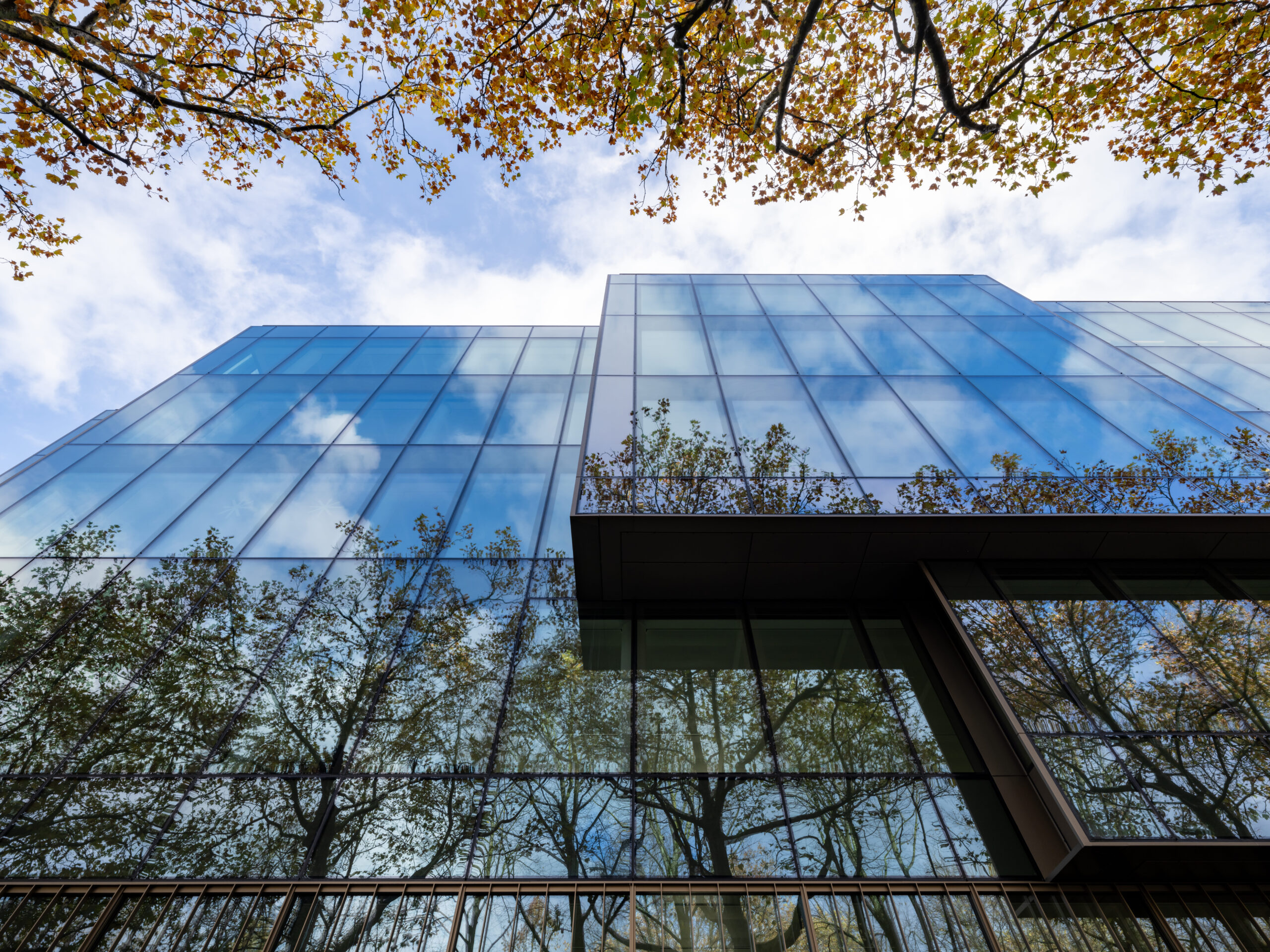 Afwerend bankgebouw van Quist maakt plaats voor chic kantoor van OMA