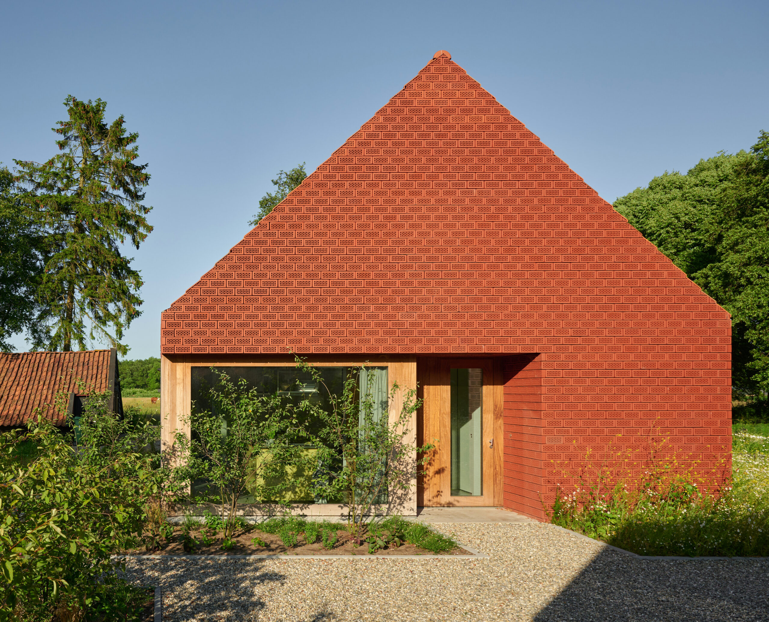 +PEIL Architecten laat met Drents Rood zien hoe nieuwe, strakke ...