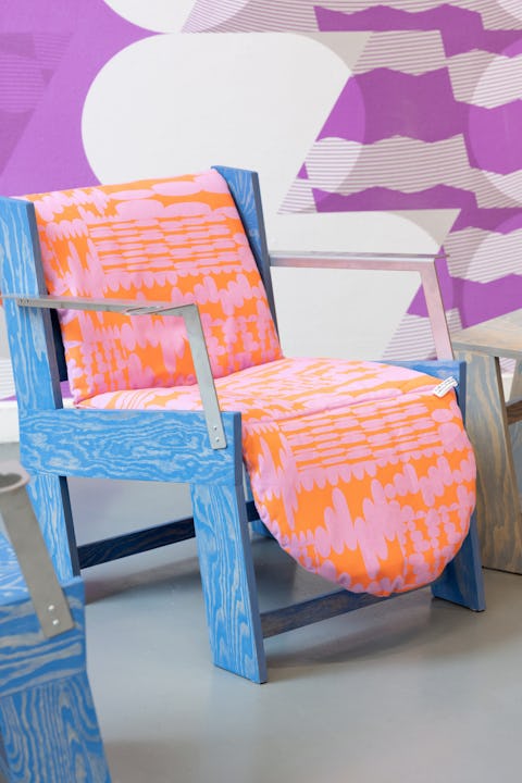 Tomas Dirrix maakt met Team Thursday en Koen Taselaar dansende meubels ...